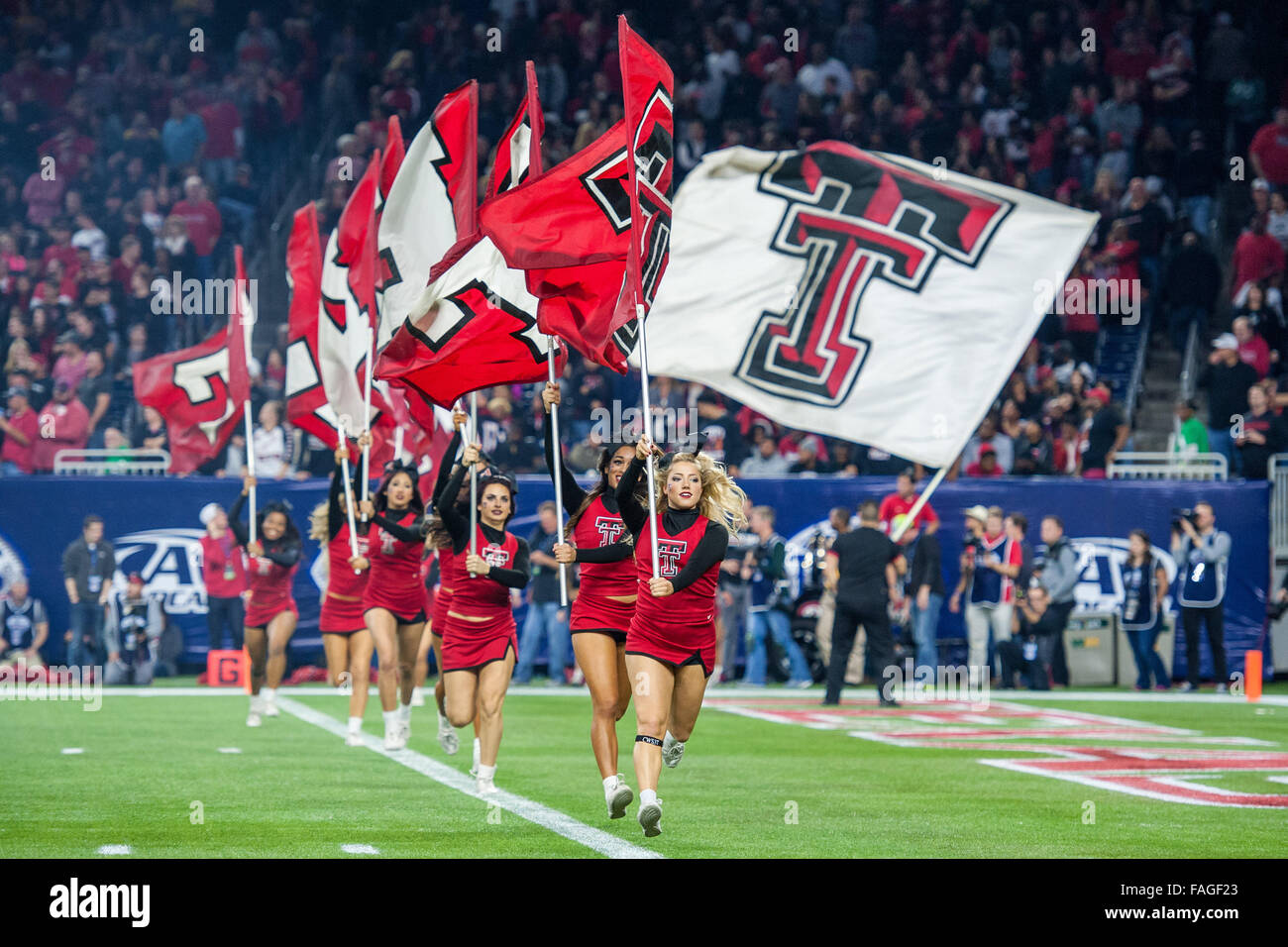 Louisiana tech cheerleaders hi-res stock photography and images - Alamy