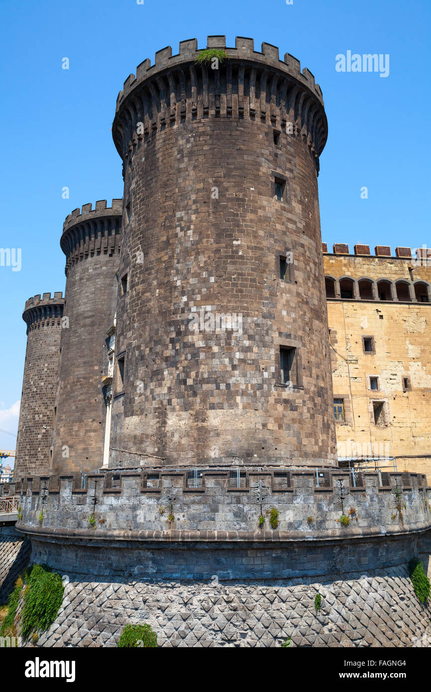 Italy medieval castle turret hi-res stock photography and images - Alamy