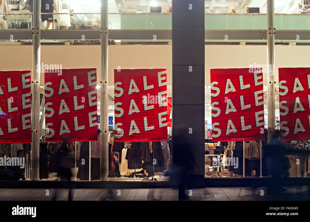Sale signs mall hi-res stock photography and images - Alamy