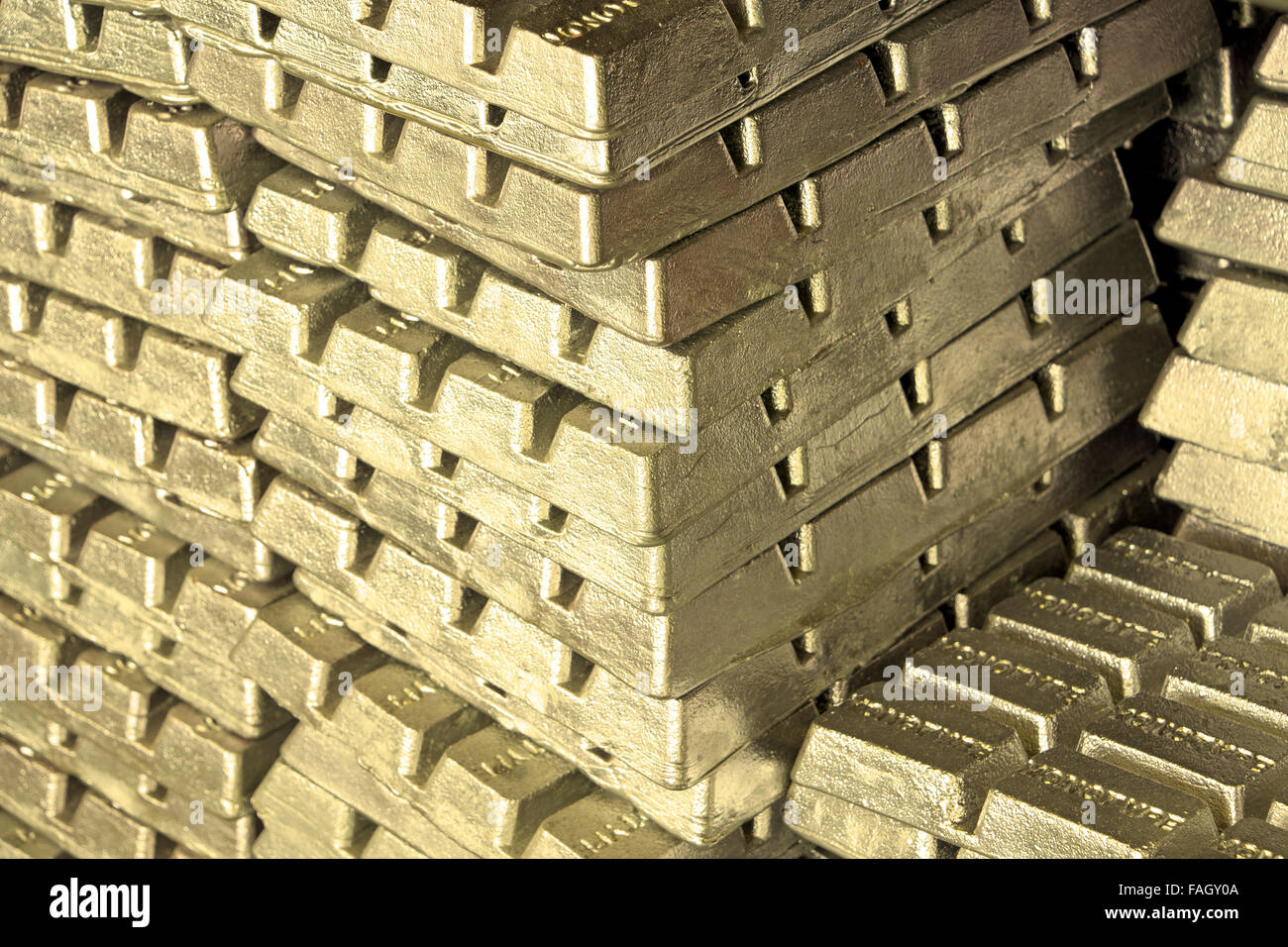 Old gold bars hi-res stock photography and images - Alamy