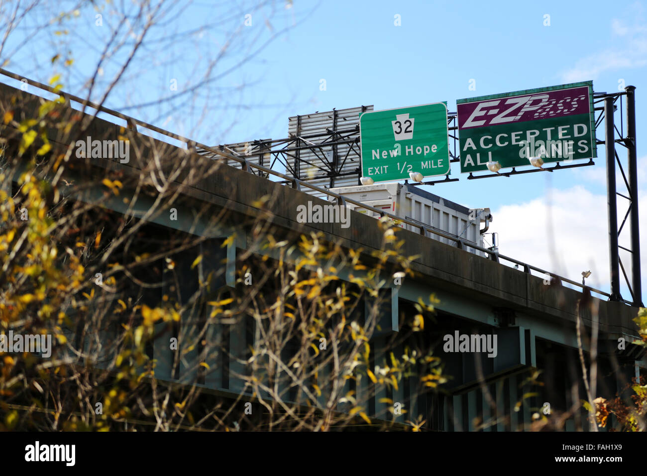 Ez pass hi-res stock photography and images - Alamy