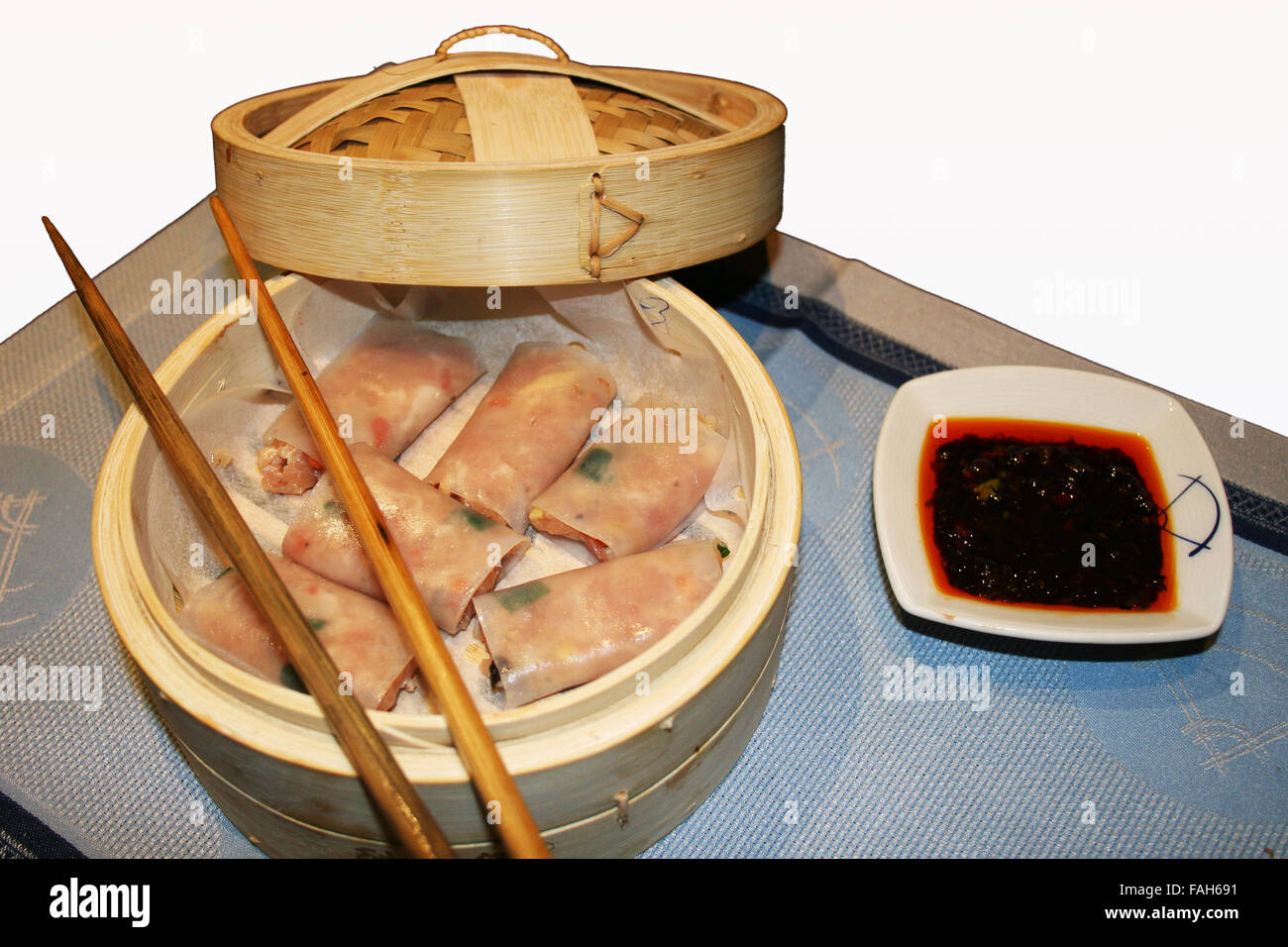 Baskets dim sum traditional hi-res stock photography and images - Alamy