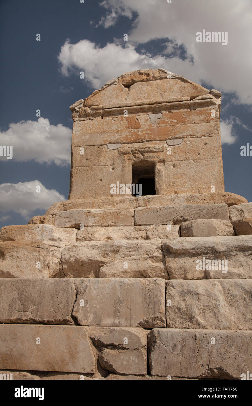 tomb of Cyrus the Great Stock Photo - Alamy
