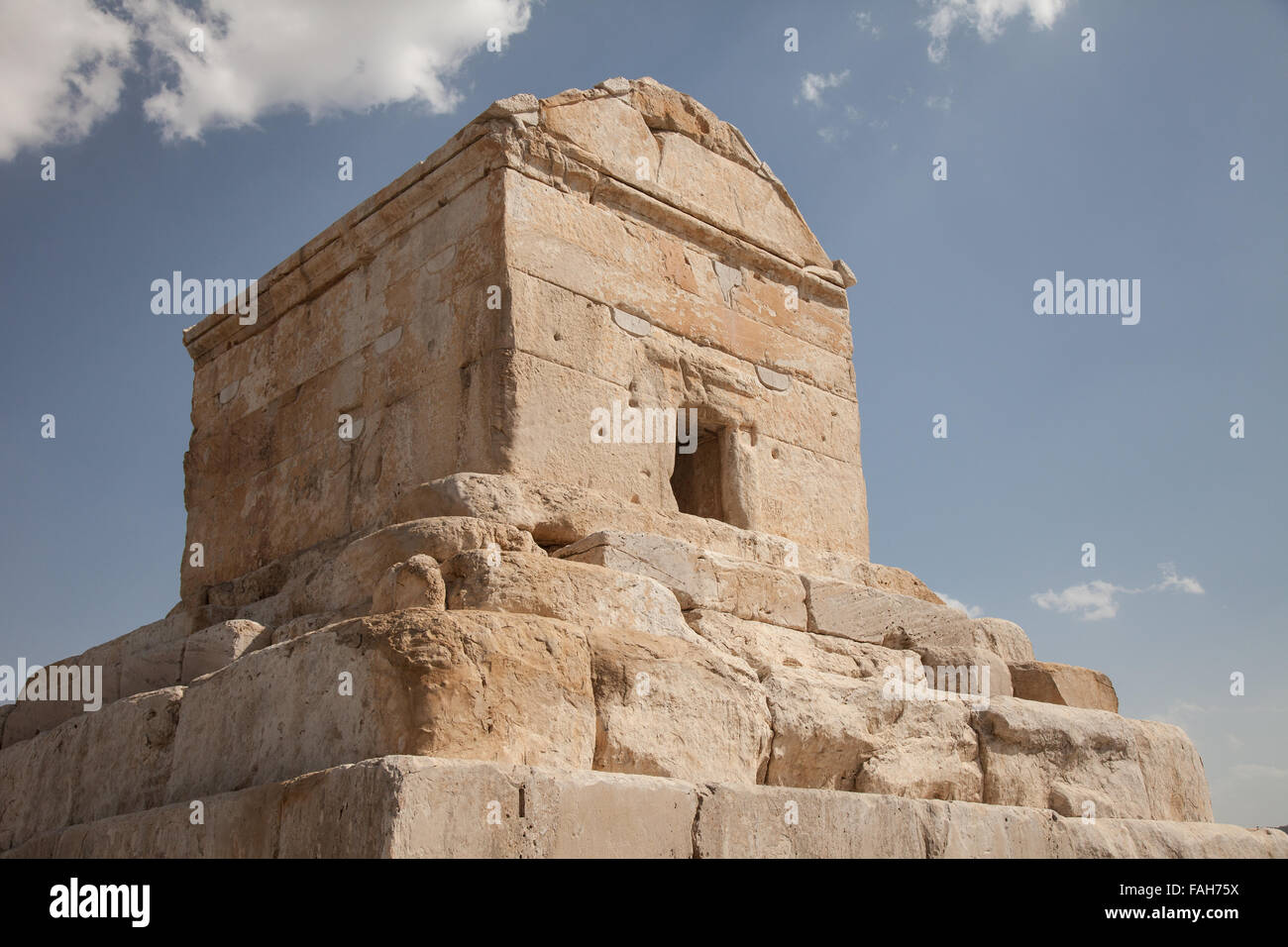 tomb of Cyrus the Great Stock Photo - Alamy