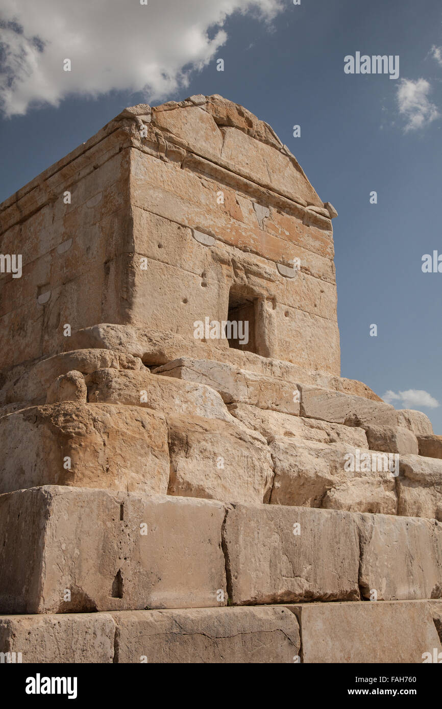 tomb of Cyrus the Great Stock Photo - Alamy