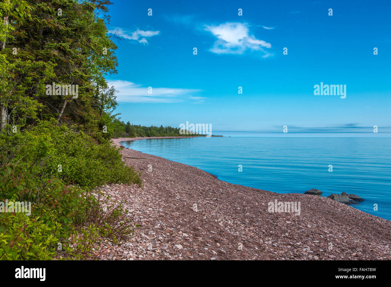 Beach on North Shore of Lake Superior in Minnesota Stock Photo - Alamy
