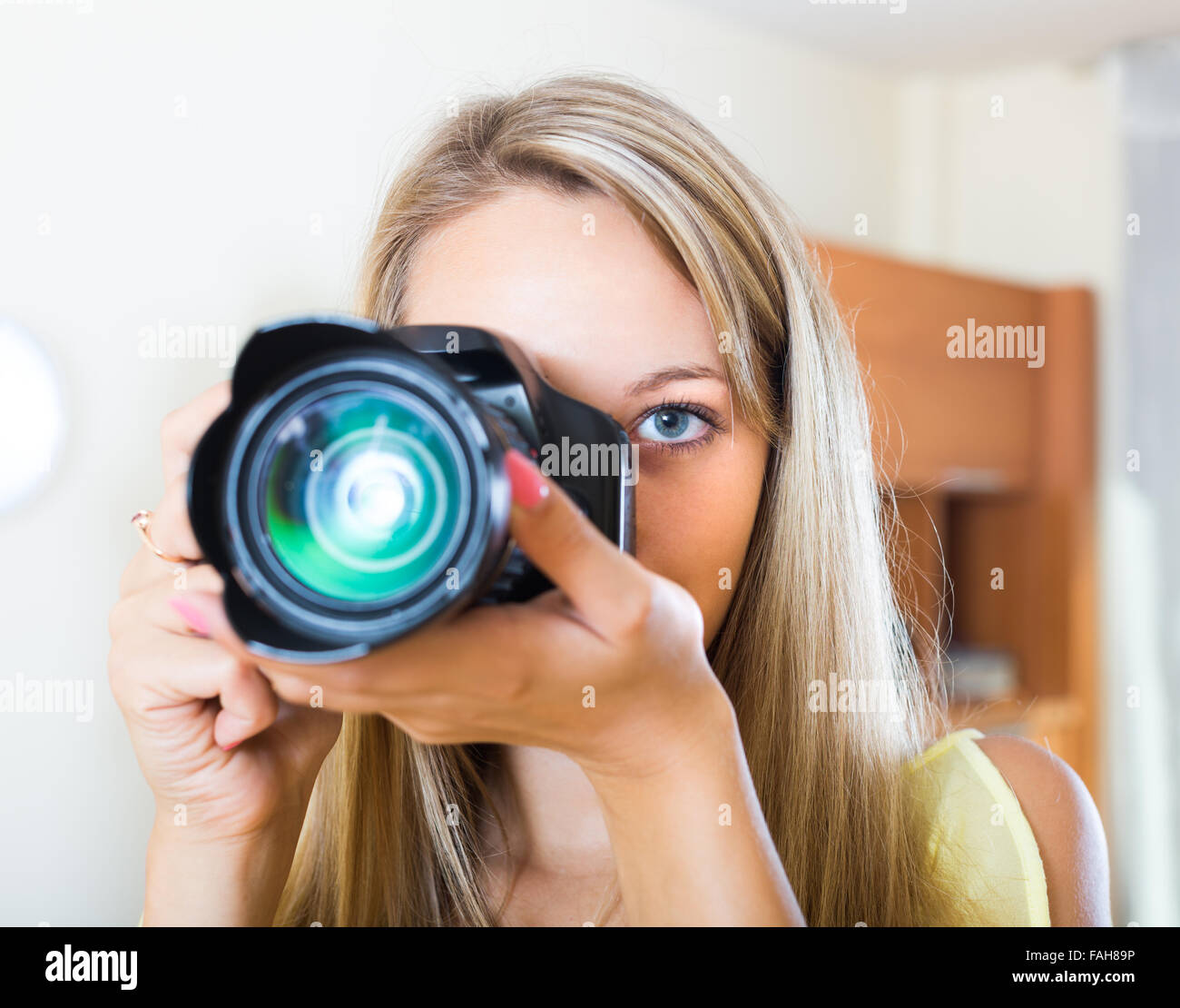 Camerawoman hi-res stock photography and images - Alamy