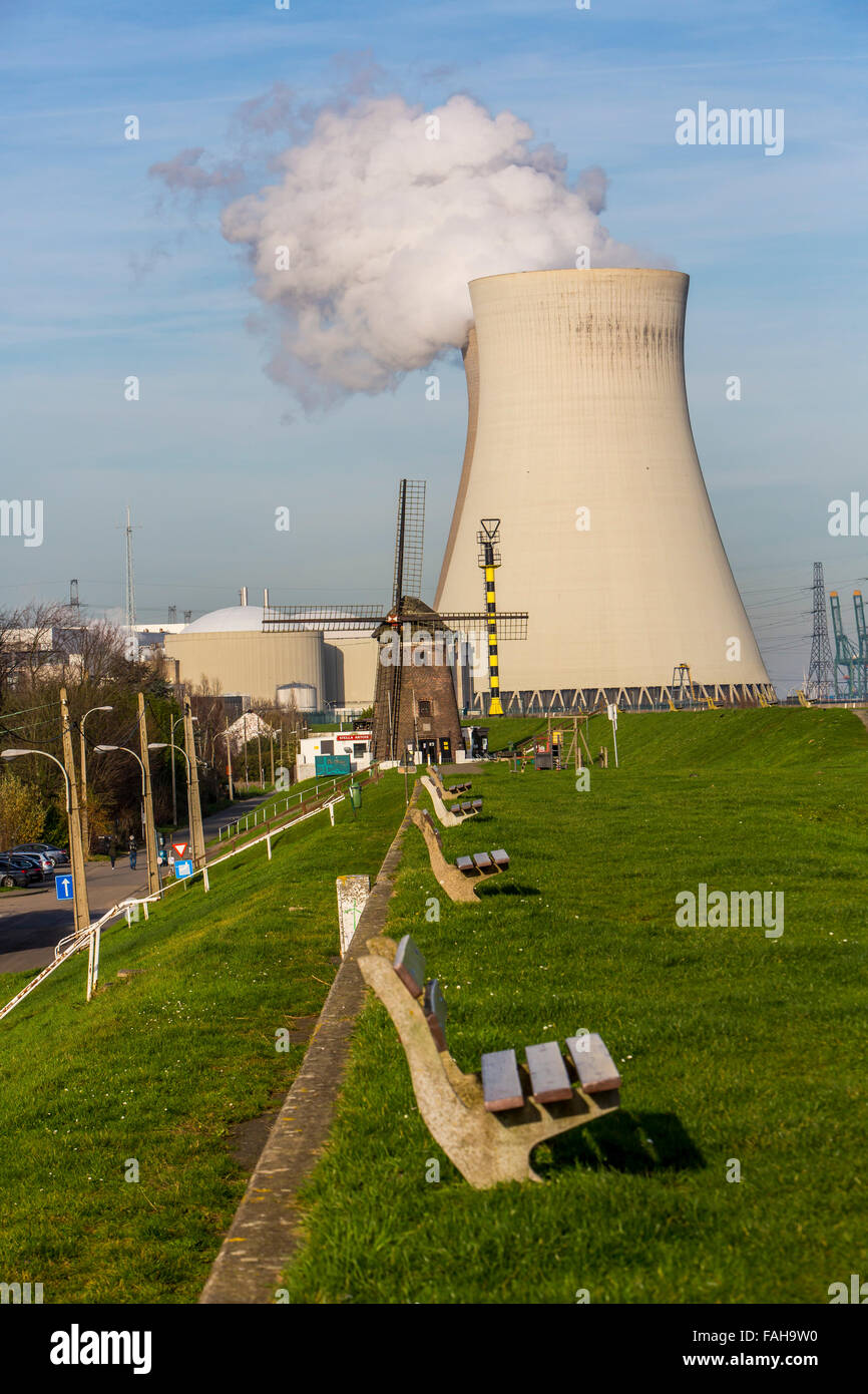 The Belgian Doel Nuclear Power Station, near Antwerp, on the Scheldt ...