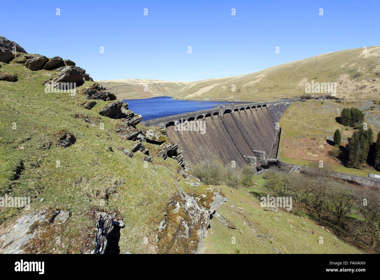 Reservoir dam wales hi-res stock photography and images - Alamy