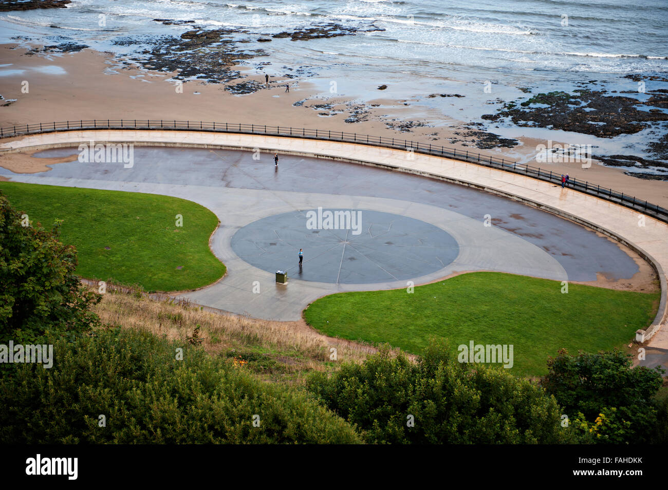 The Star Disk, Scarborough, UK, the largest illuminated star disk in ...