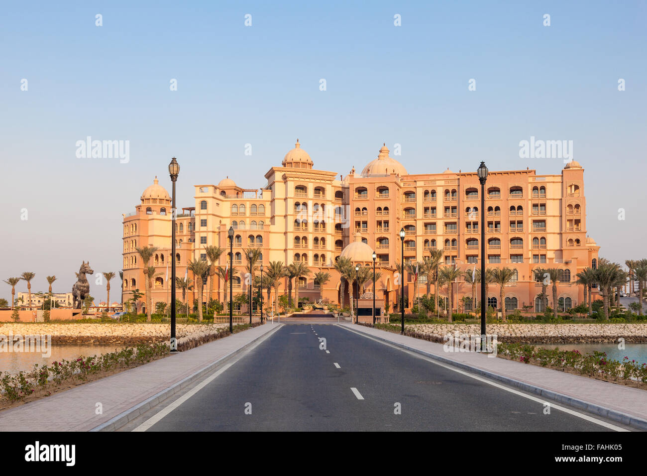 Kempinski hotel doha hi-res stock photography and images - Alamy