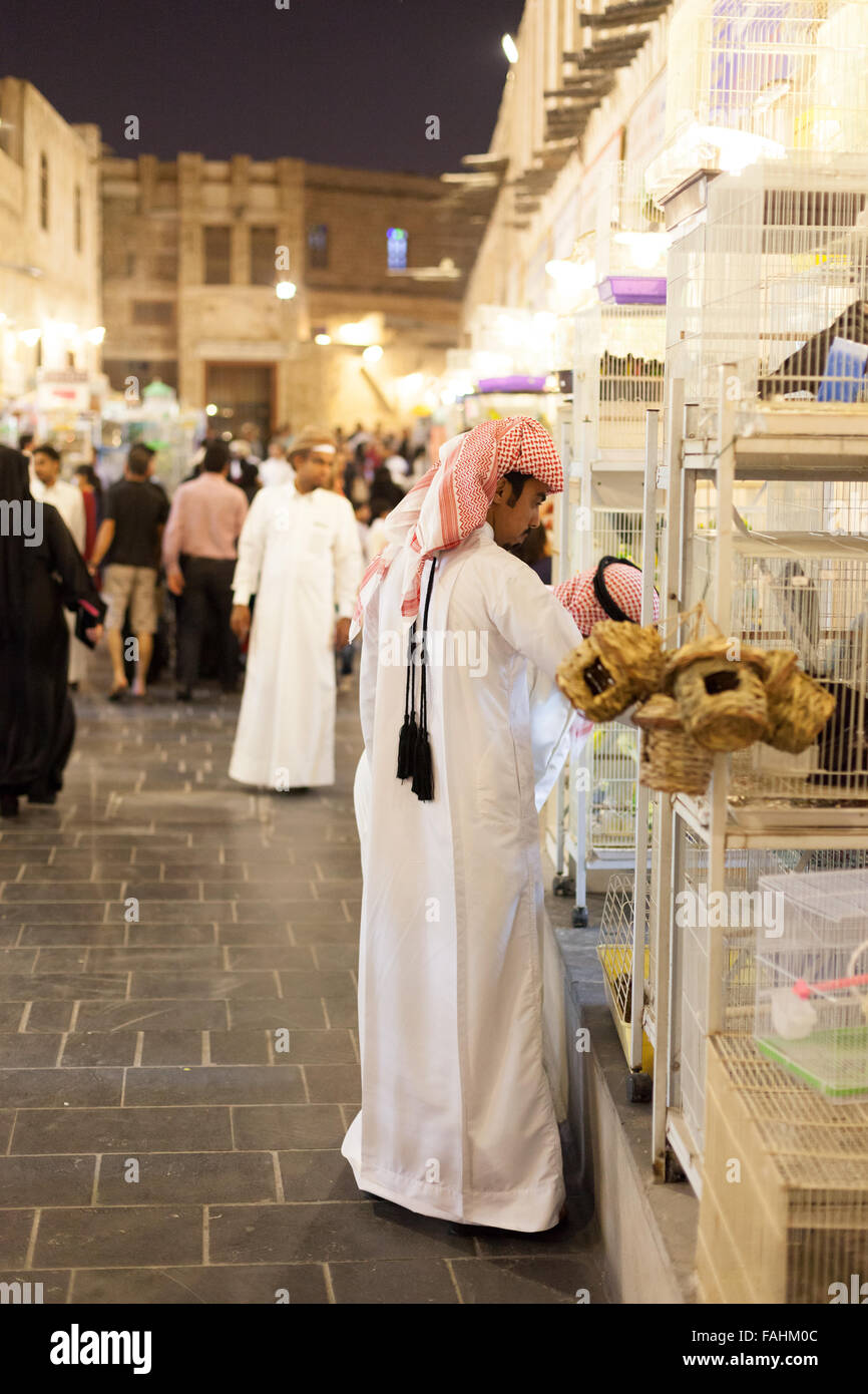 Qatari man hi-res stock photography and images - Alamy