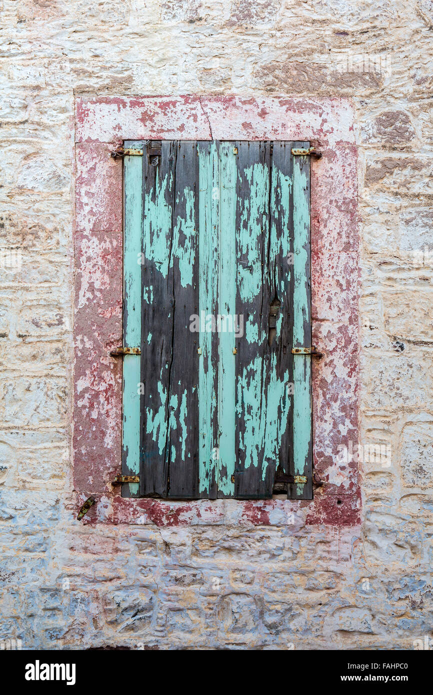 Closed wooden windows hi-res stock photography and images - Alamy