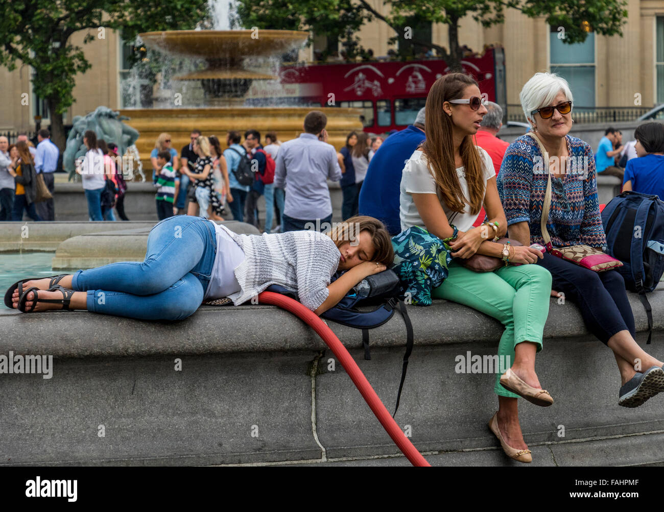 Lady resting in Trafalgar Square London England Stock Photo - Alamy
