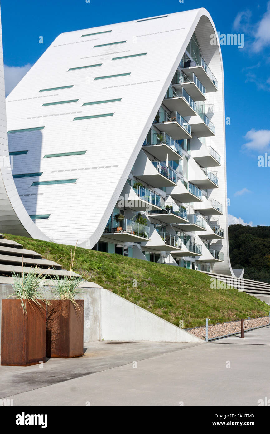 The Wave Development – design by Henning Larsen Architects in Vejle ...