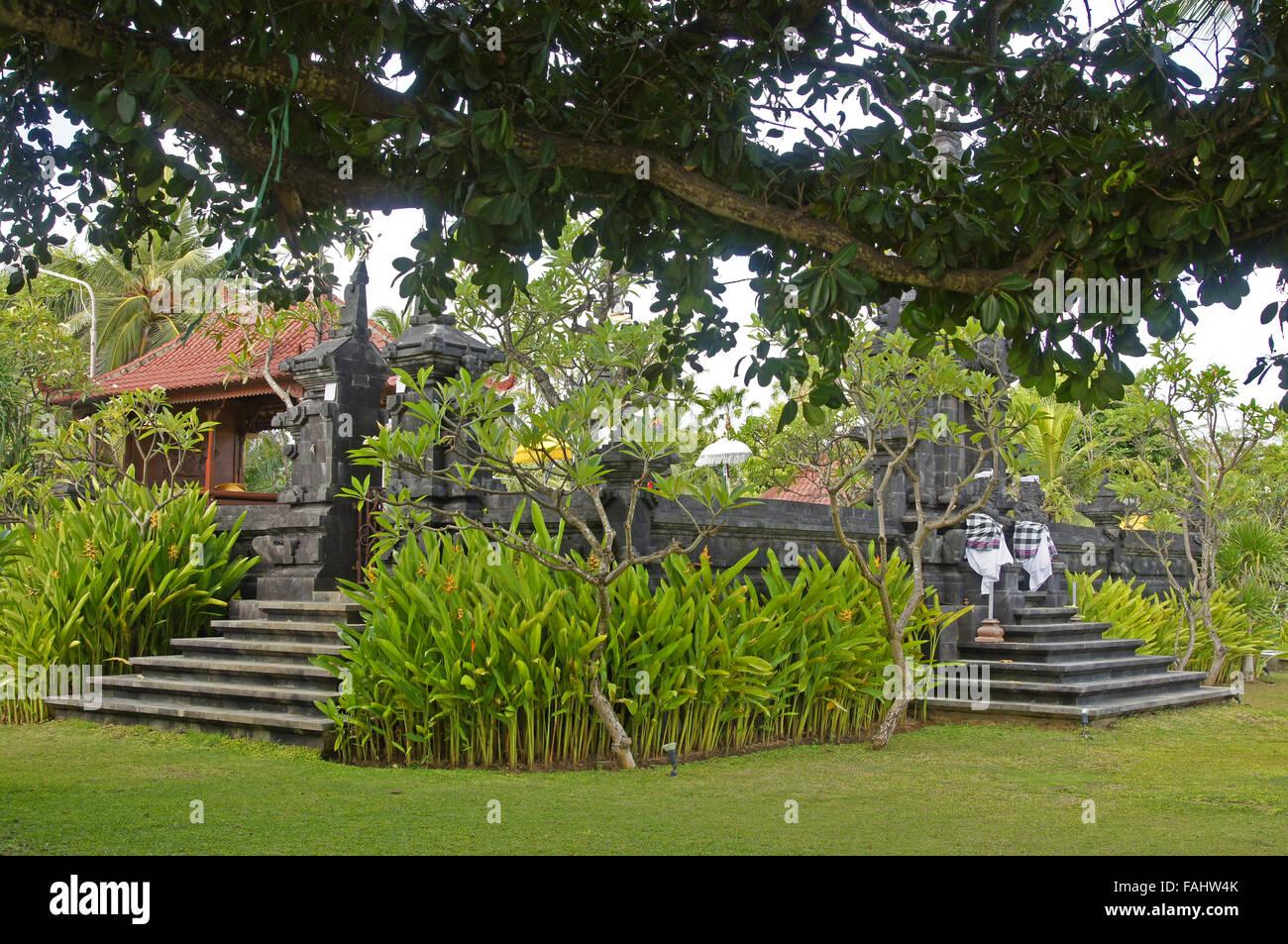 Balinese shrine hi-res stock photography and images - Alamy