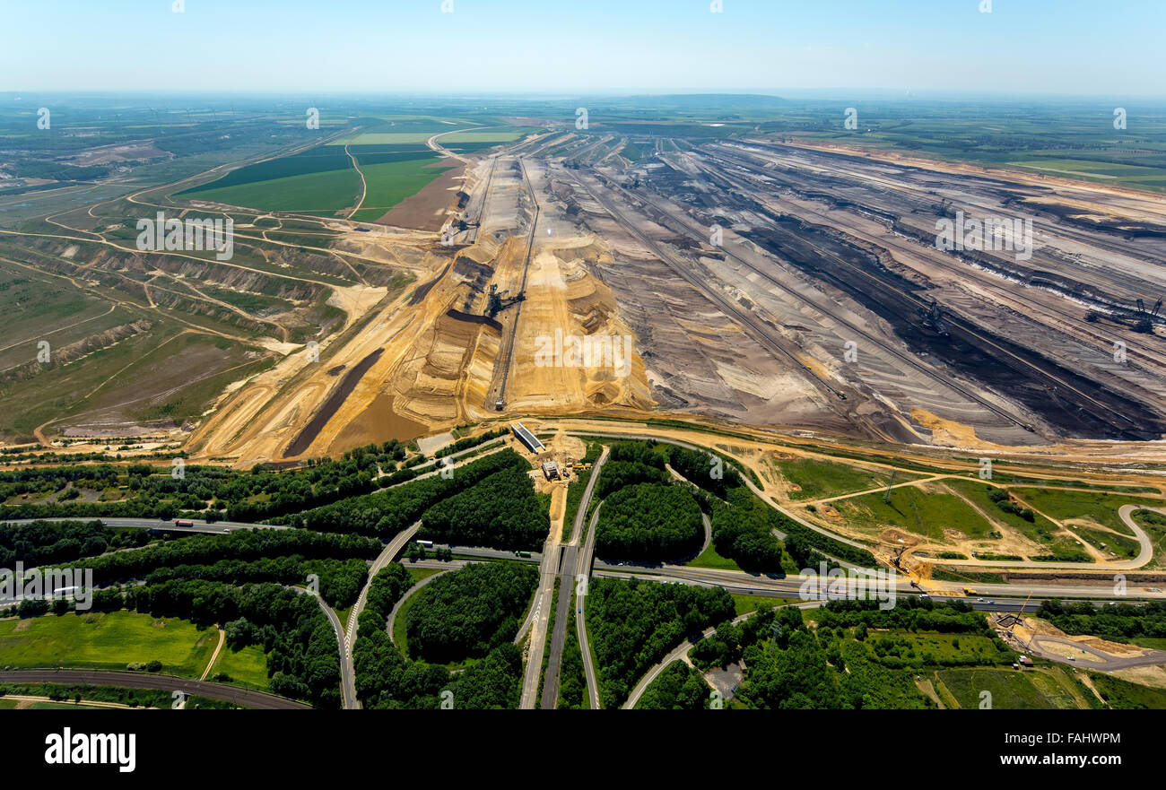Aerial view, lignite, brown coal mining Garzweiler in Juchen, energy ...