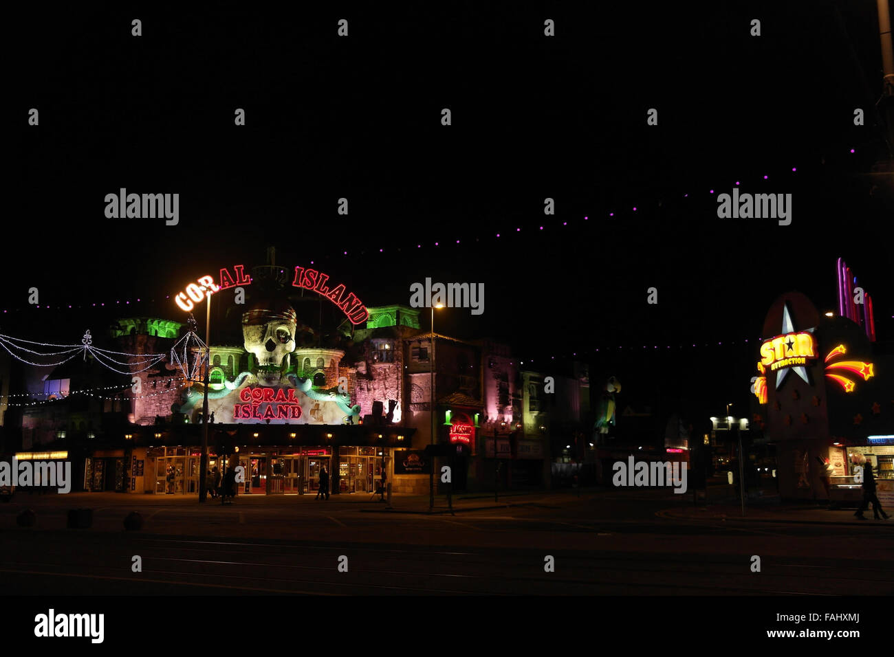 Night view Central Promenade to Coral Island and Star Attraction ...