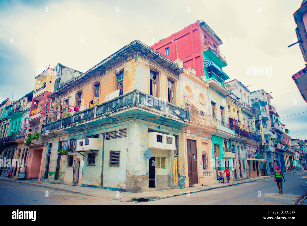 Colorful buildings street cuba hi-res stock photography and images - Alamy