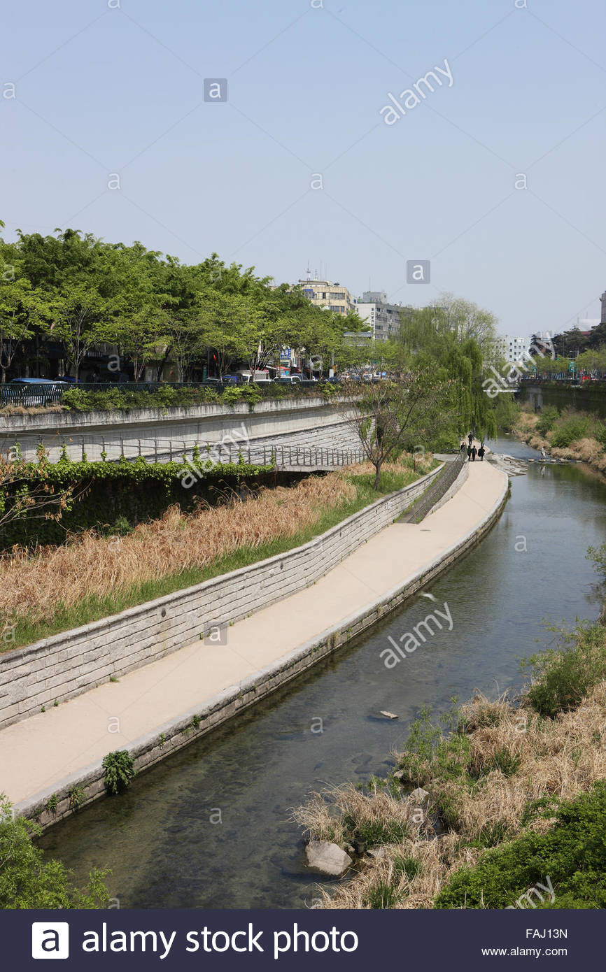 Cheonggyecheon Park Park River Seoul Stock Photos & Cheonggyecheon Park ...