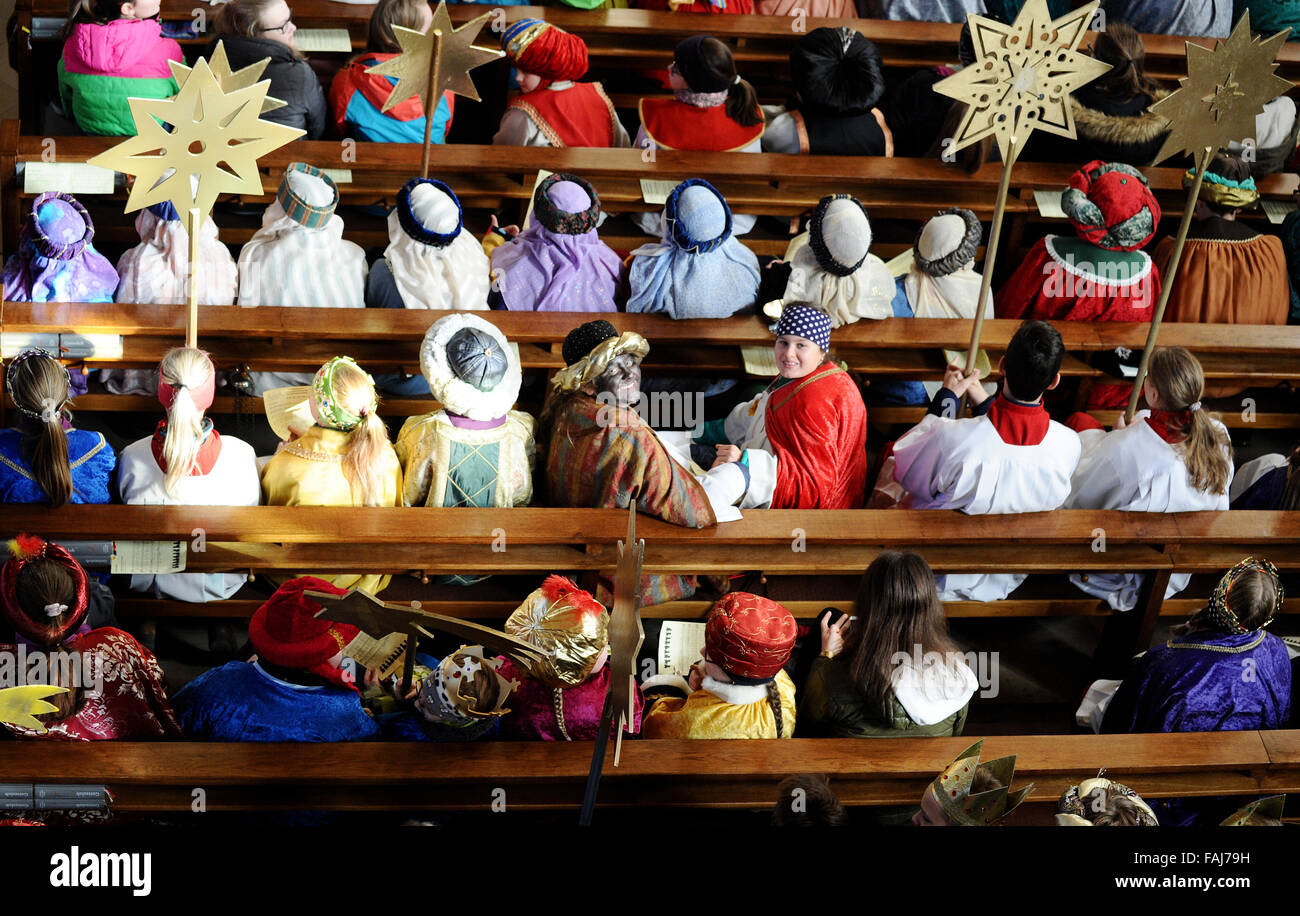 Garmisch-Partenkirchen, Germany. 30th Dec, 2015. Star singers sitting ...
