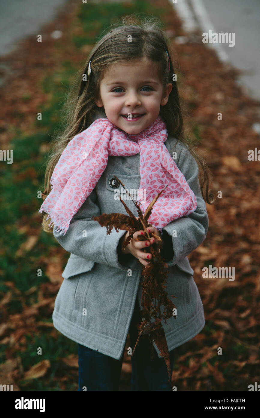 Little girl outdoor Stock Photo - Alamy