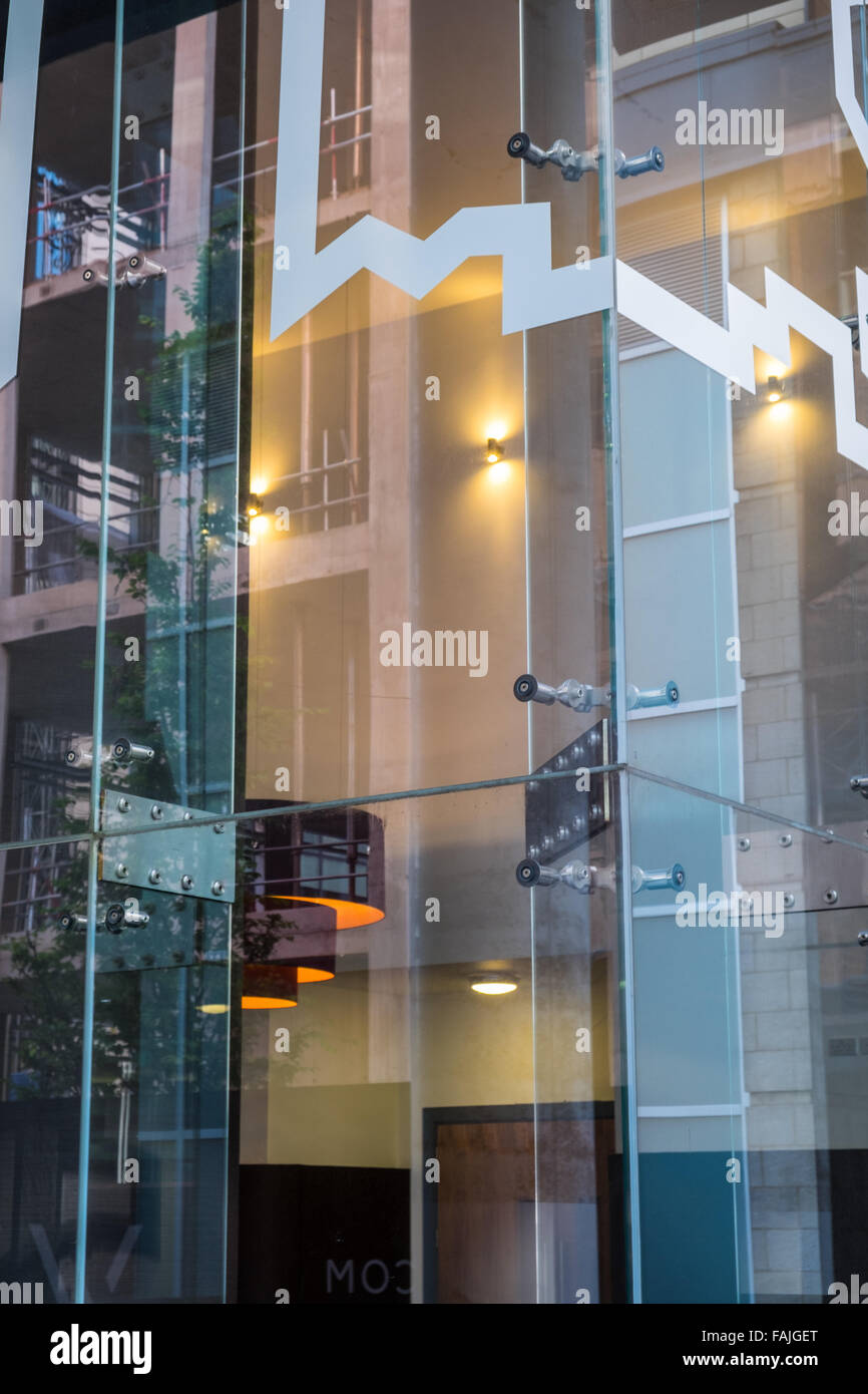 Modern manchester architecture hi-res stock photography and images - Alamy