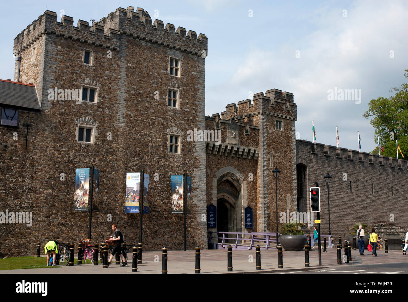 Castell Caerdydd Cardiff Castle Cardiff Wales UK Stock Photo - Alamy