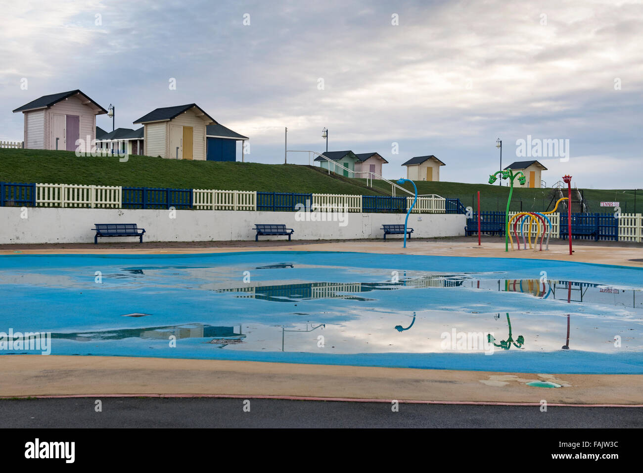 Empty paddling pool hi-res stock photography and images - Alamy