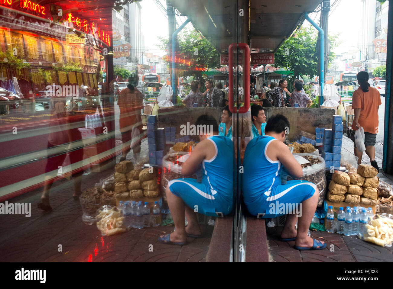 Bangkok yaowarat road is the gold district in chinatown hi-res stock photography and images - Alamy