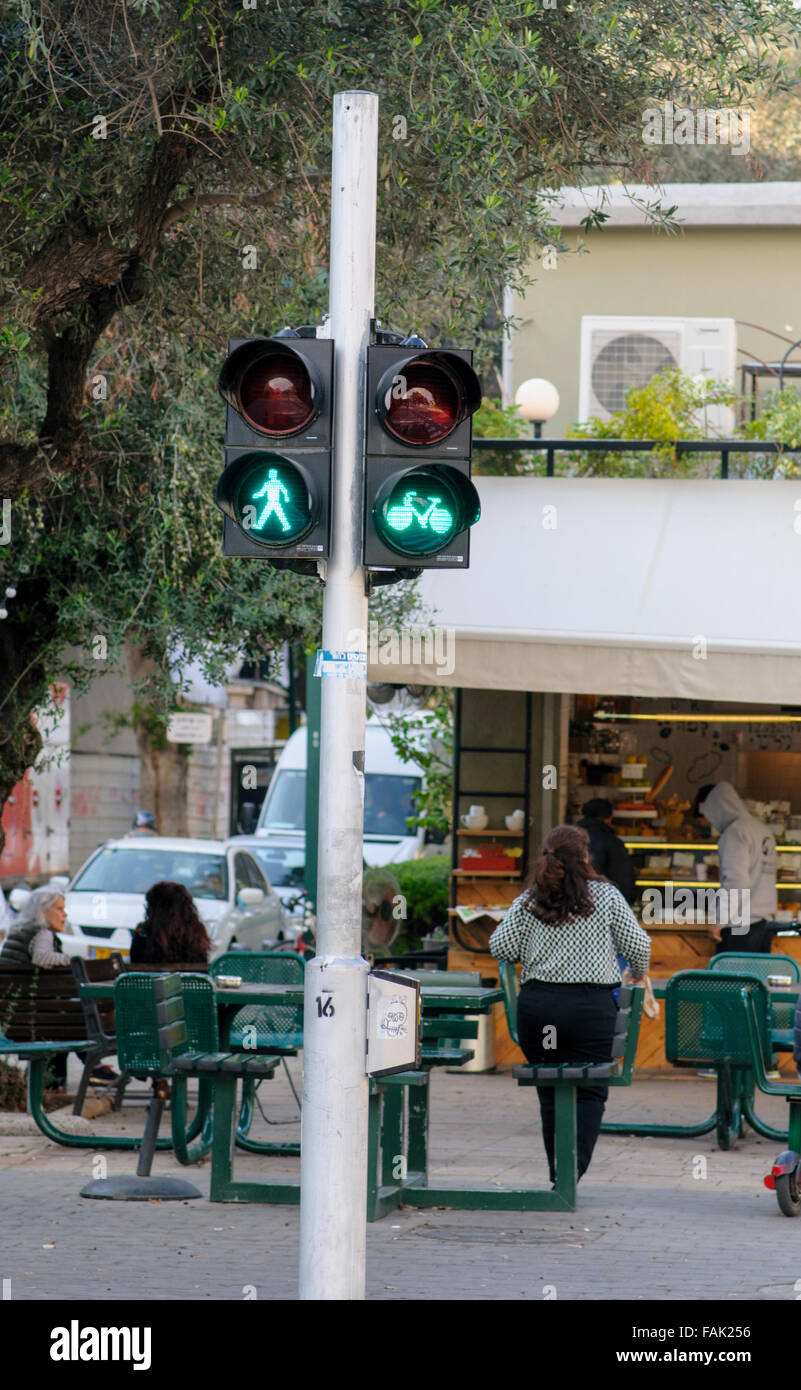 Pedestrian crossing paths hi-res stock photography and images - Alamy