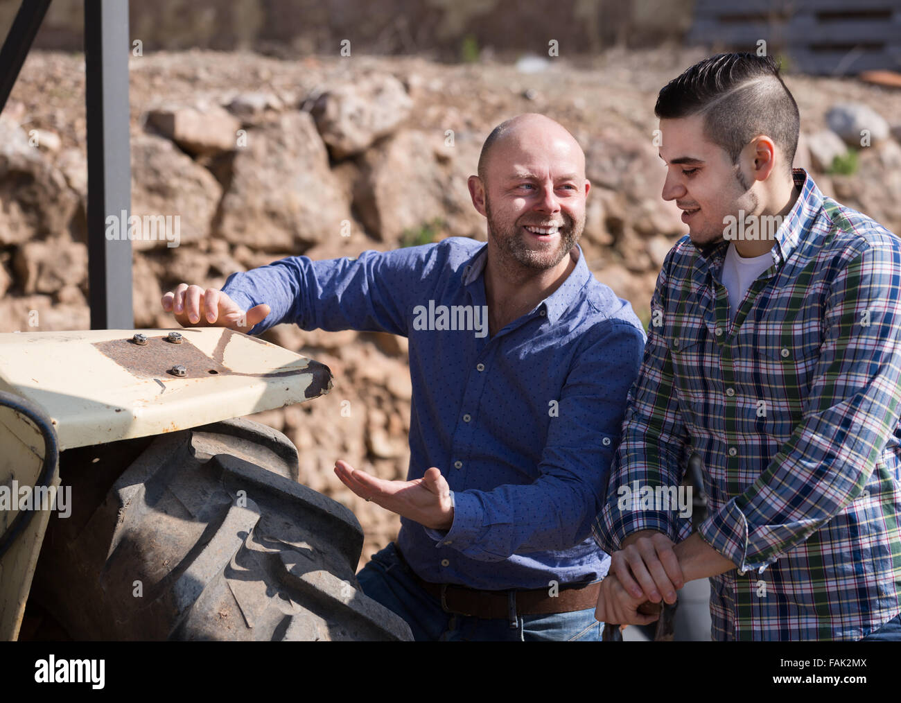 Two farmers talking hi-res stock photography and images - Alamy