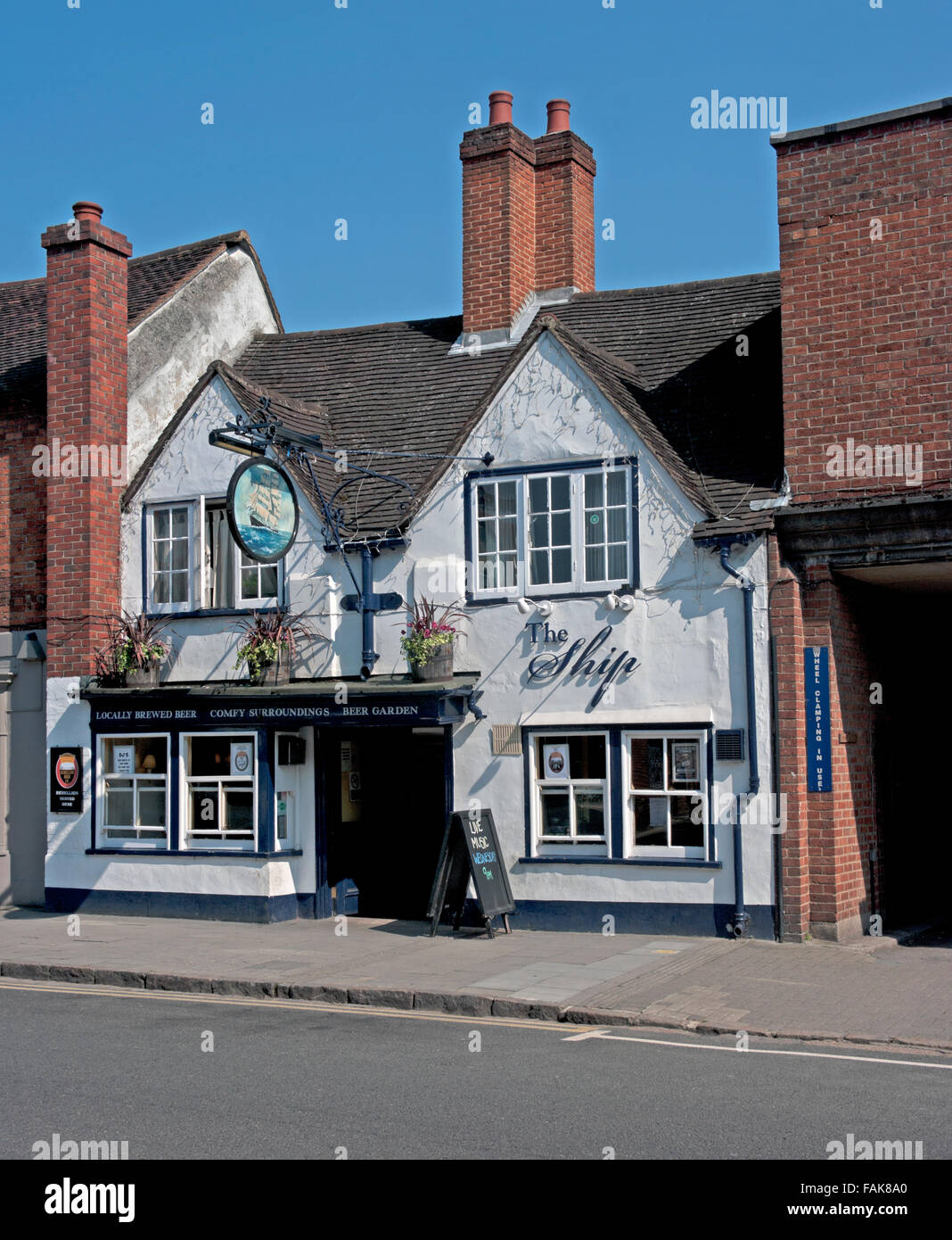Marlow, Buckinghamshire, The Ship Inn Pub, England Stock Photo - Alamy