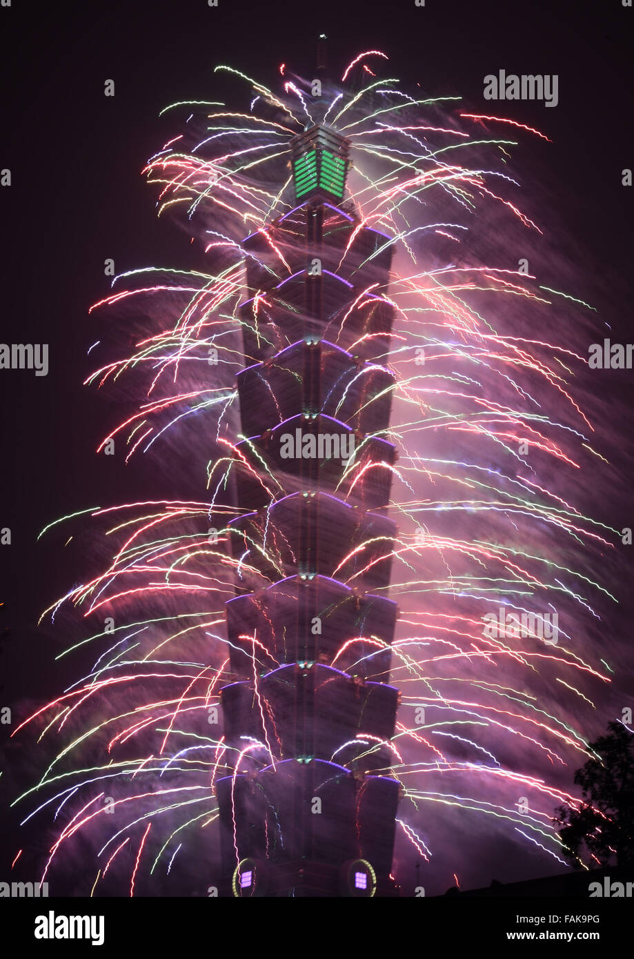 Taipei 101 fireworks hi-res stock photography and images - Alamy