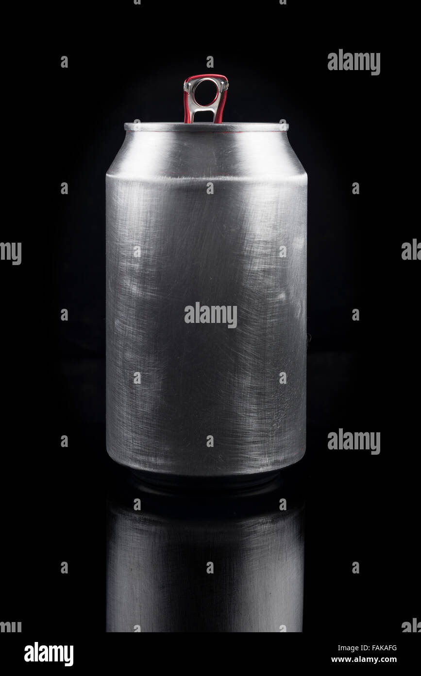 blank can of cola with ring pull Stock Photo - Alamy