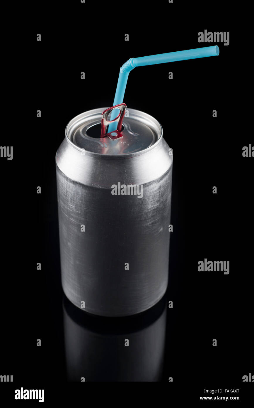 blank can of cola with ring pull Stock Photo - Alamy