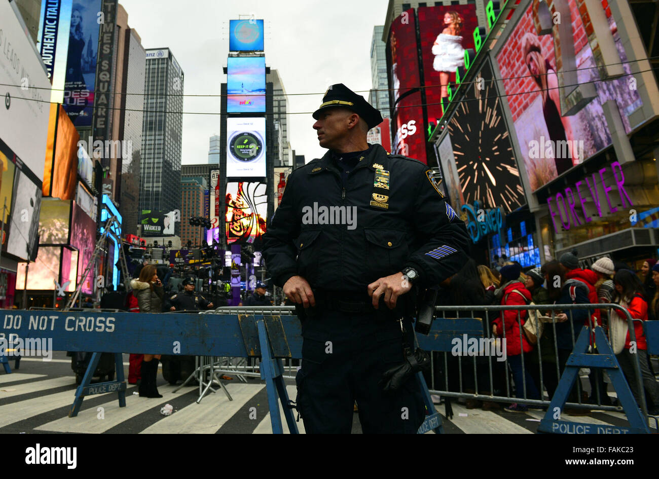Officer on rooftop hi-res stock photography and images - Alamy