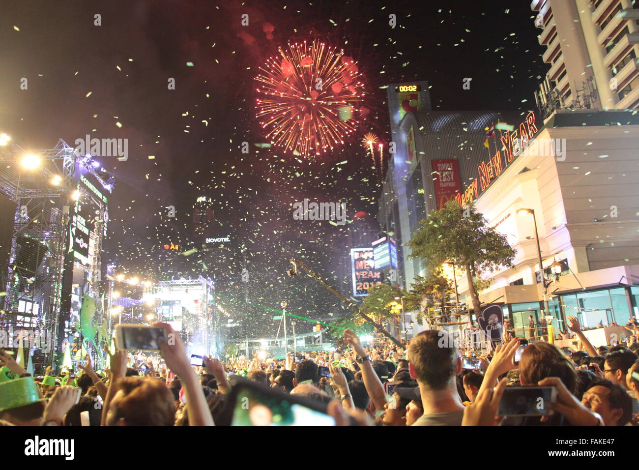 Bangkok central world new year hi-res stock photography and images - Alamy
