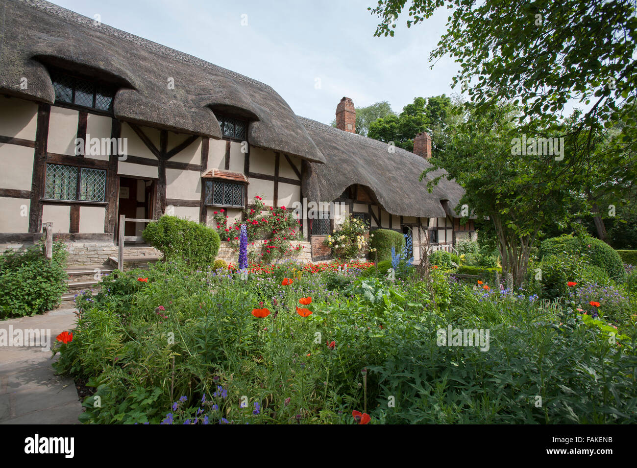 Anne Hathaway's cottage in the Shottery village, Stratford Upon Avon ...