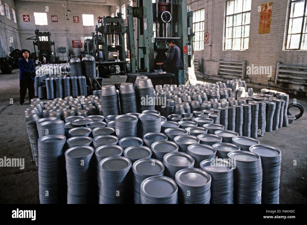 Enamel factory hi-res stock photography and images - Alamy