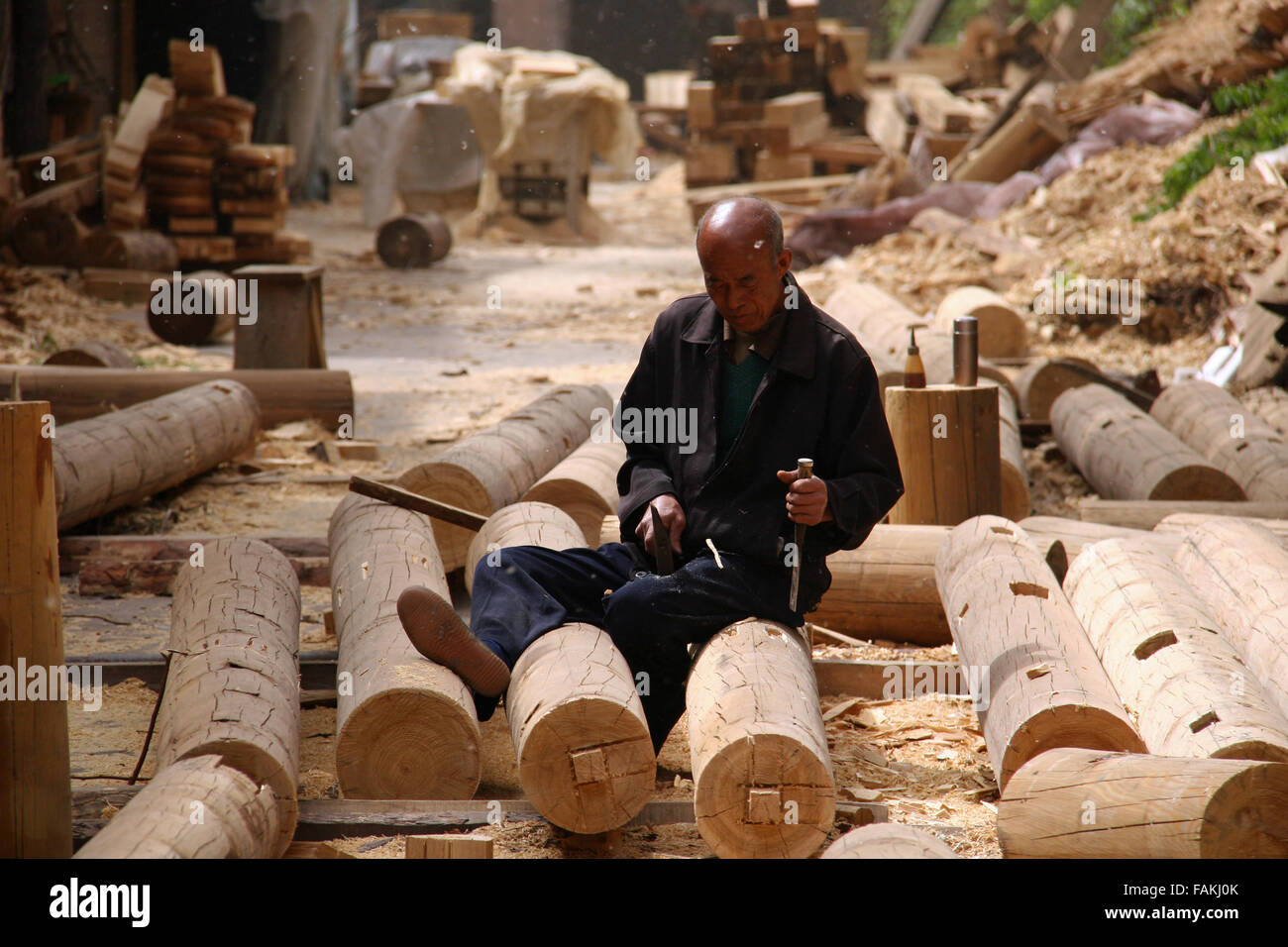 Traditional construction methods in Pingyao China Stock Photo - Alamy