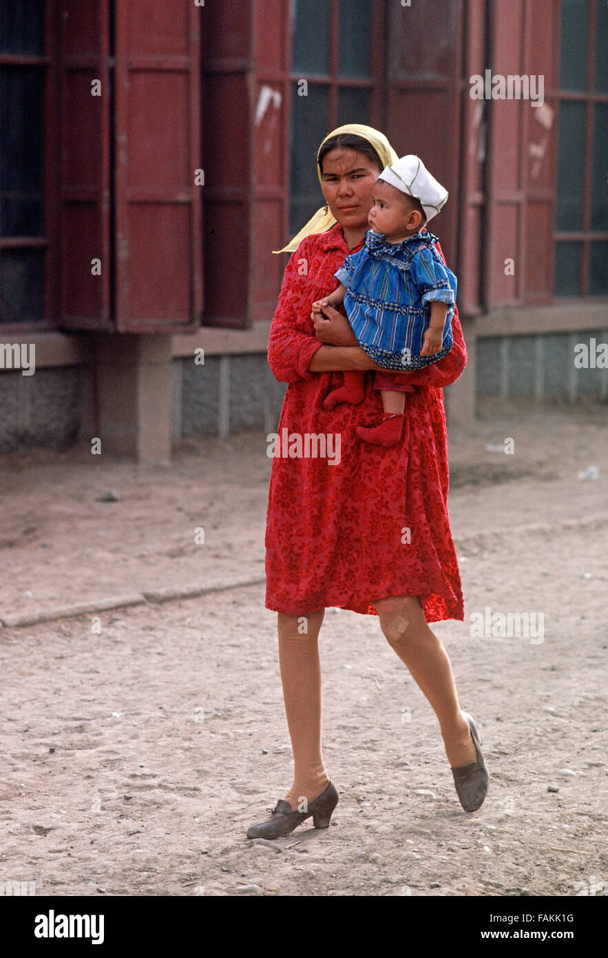 Uyghur woman turpan xinjiang hi-res stock photography and images - Alamy
