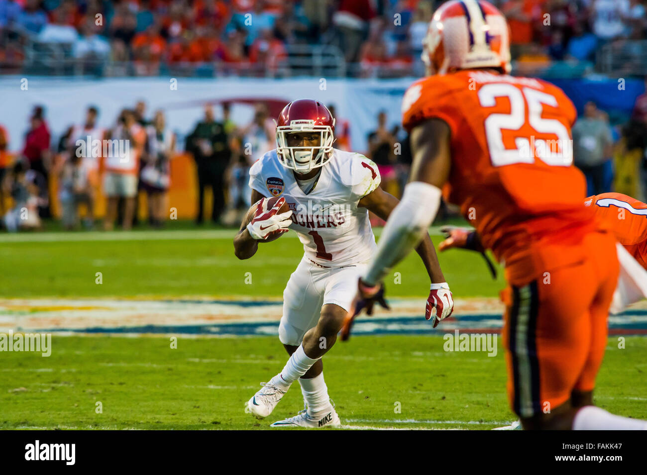 David baxter hi-res stock photography and images - Alamy