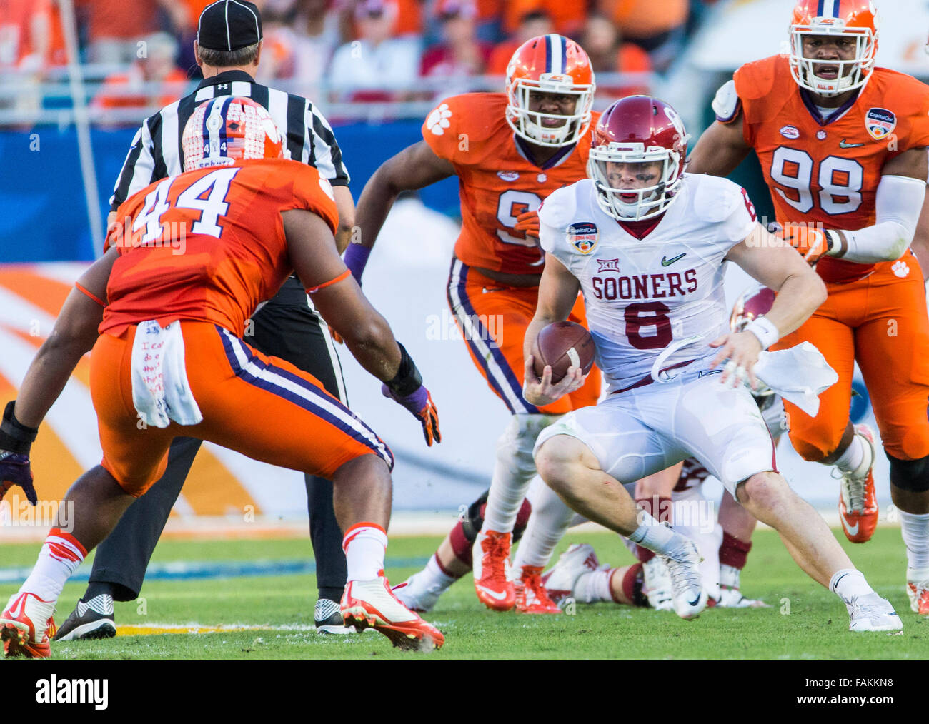 Baker Mayfield Orange High Resolution Stock Photography and Images - Alamy