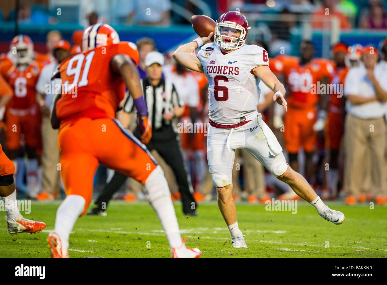 Baker mayfield orange hi-res stock photography and images - Alamy