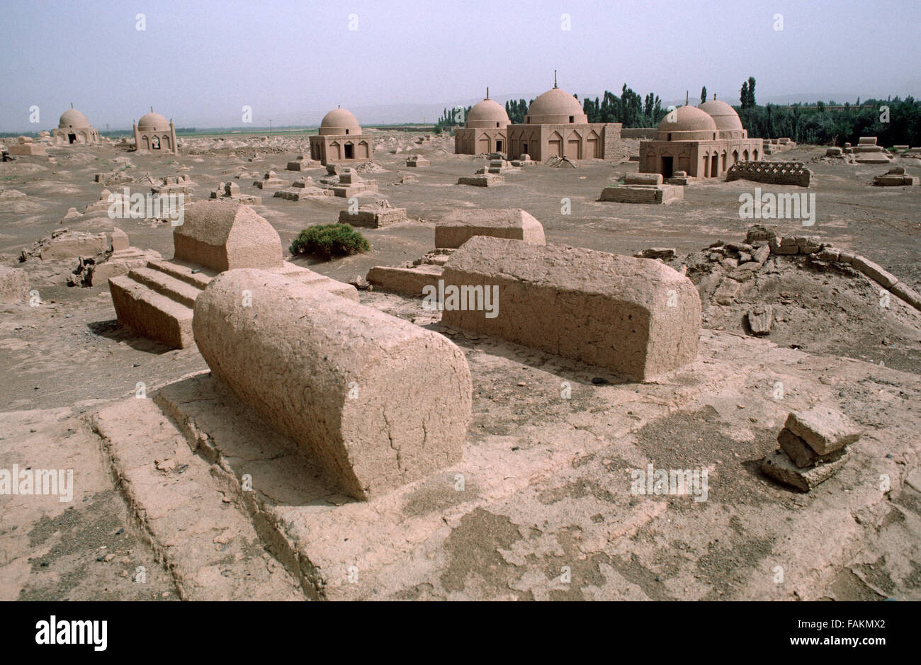 Ancient muslim burial tombs turpan hi-res stock photography and images ...