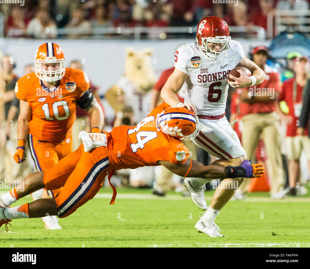 Baker Mayfield Orange High Resolution Stock Photography and Images - Alamy