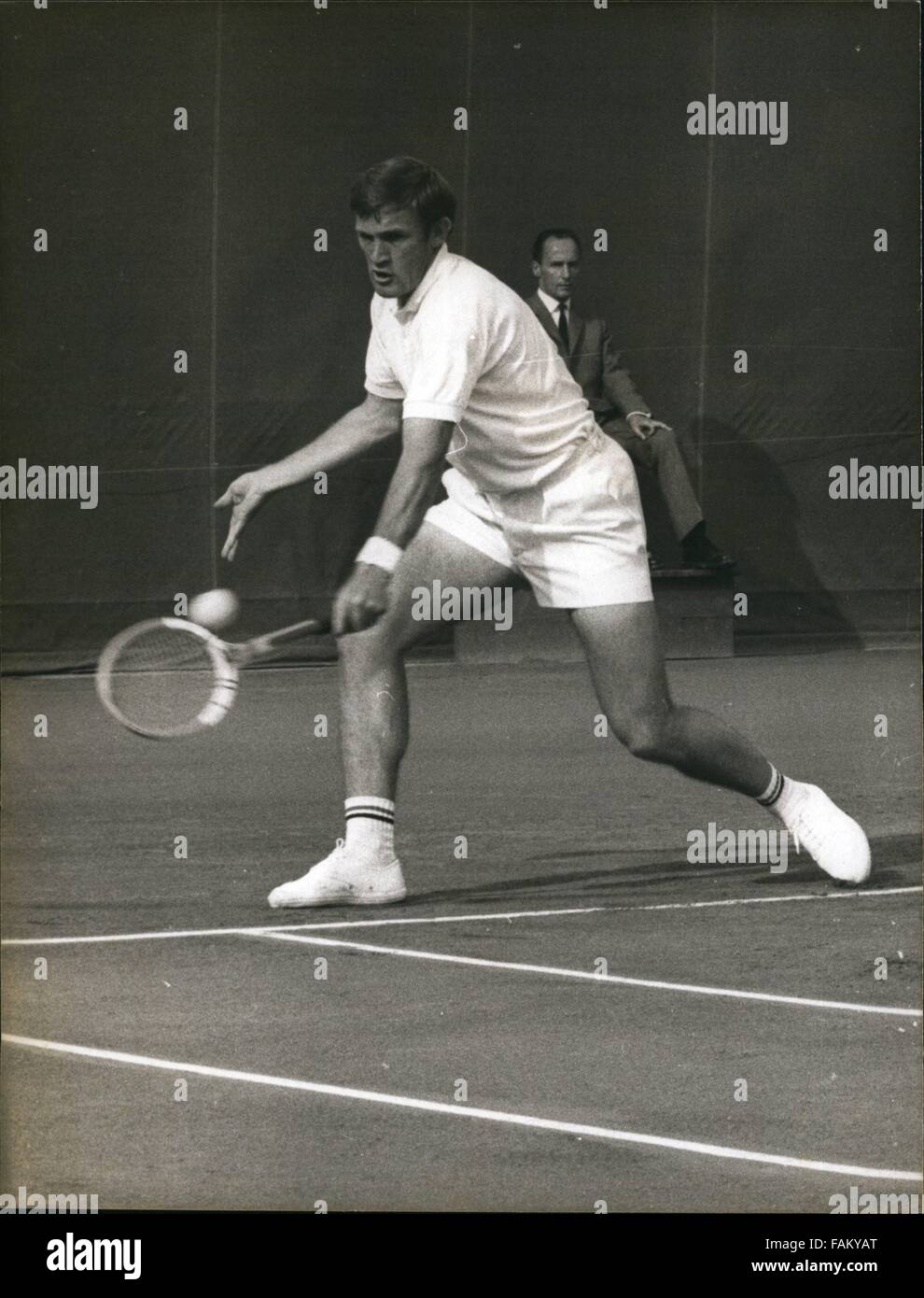 1962 - French Championship in Paris: Men's singles. semi-finals. Tony ...