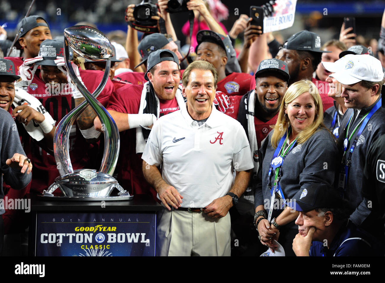 Alabama state football team hi-res stock photography and images - Alamy