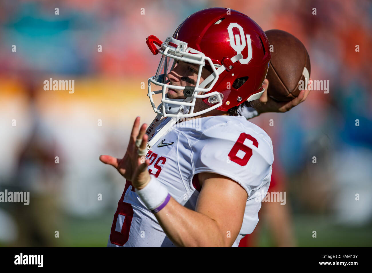 Baker mayfield orange hi-res stock photography and images - Alamy